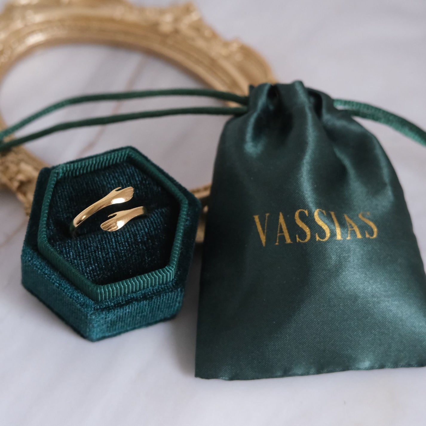 The Hug Ring – Vassias